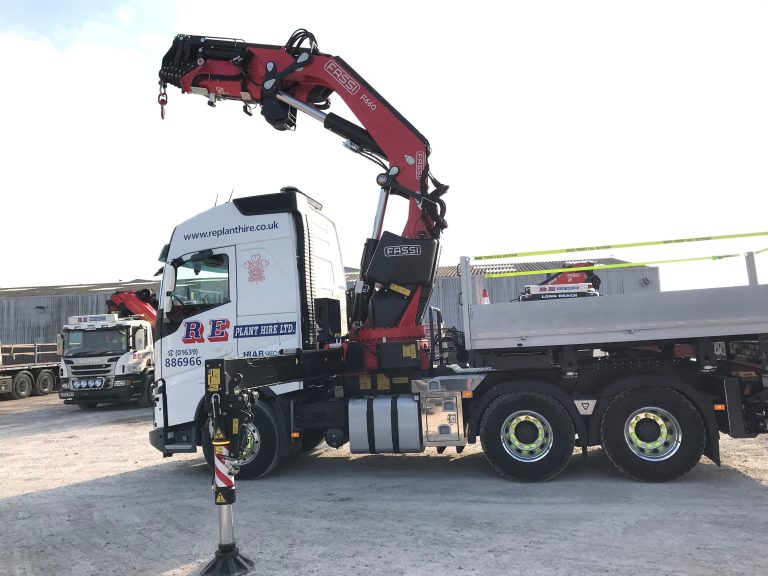 Short Body HIAB - RE Plant Hire